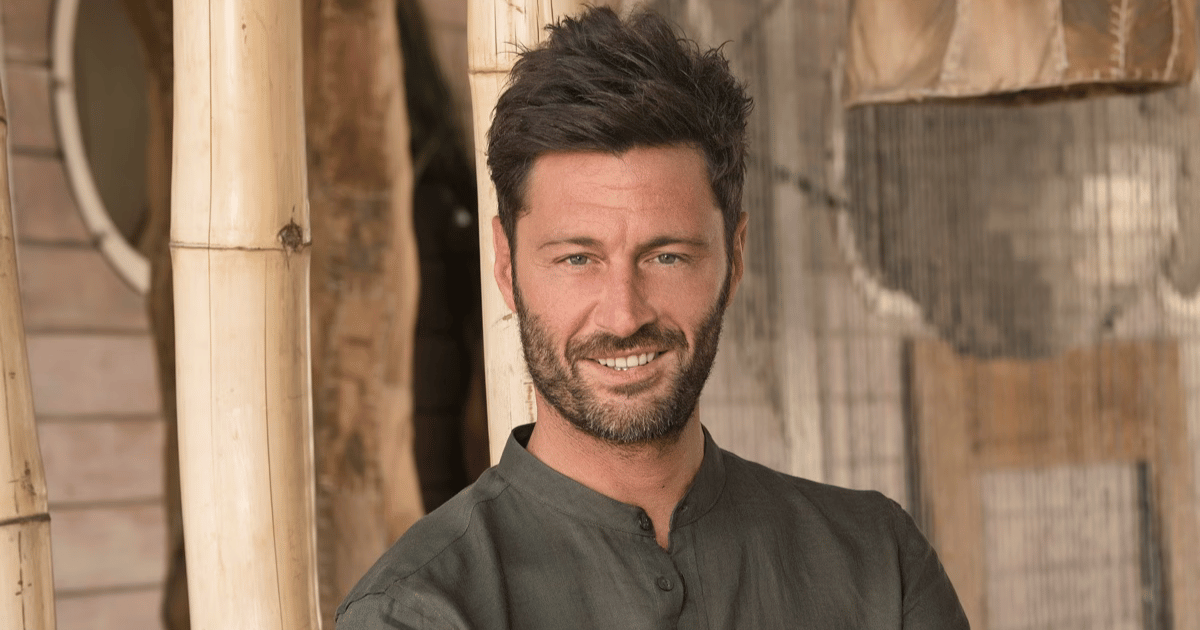 Temptation Island, Filippo Bisciglia cede al fascino delle ragazze ... Temptation Island, Filippo Bisciglia cede al fascino delle ragazze ...